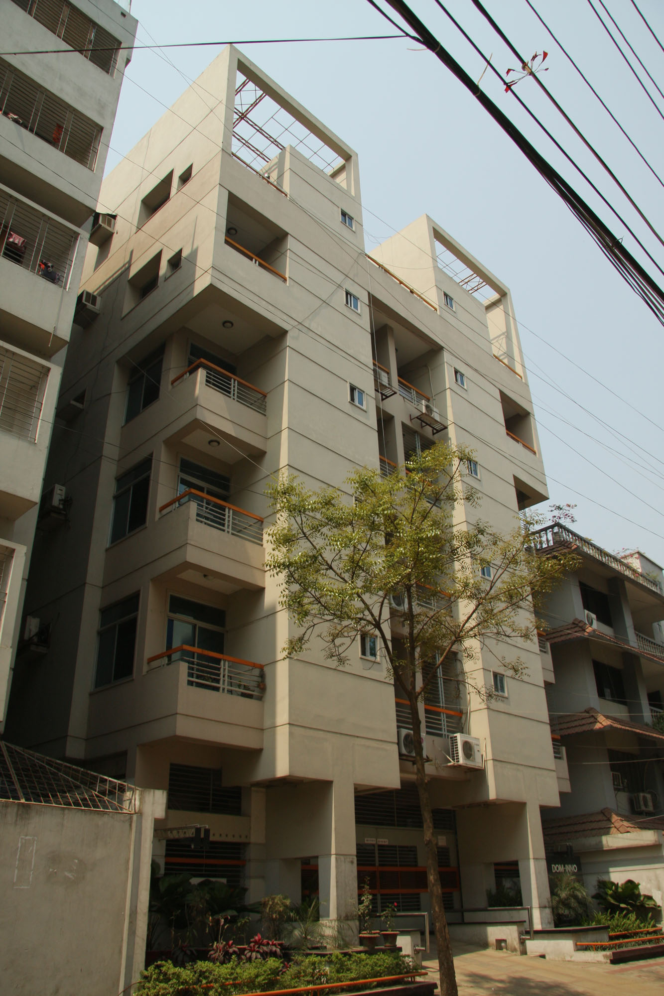 DOM-INNO Residenza - Profile Ltd