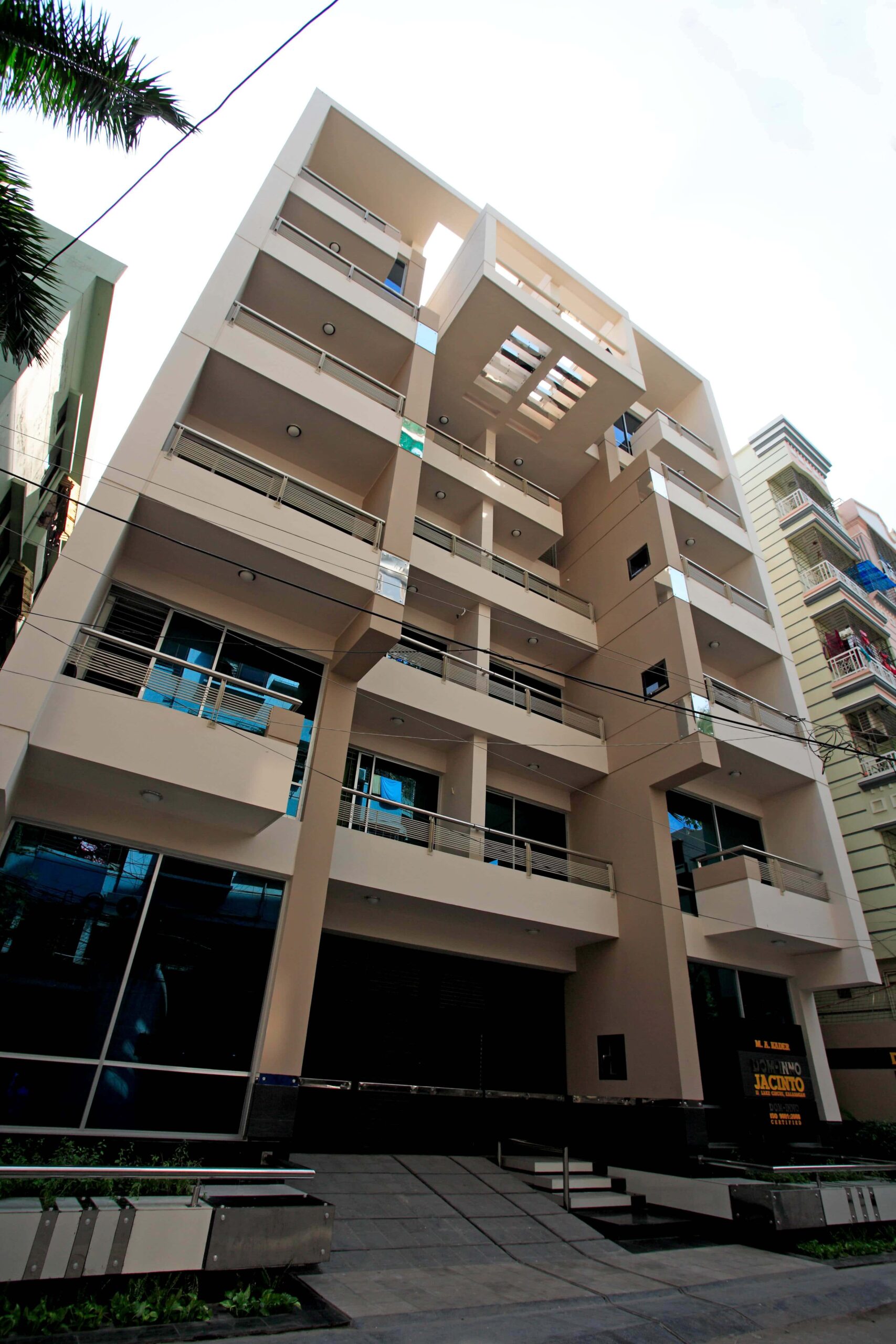 DOM-INNO Jacinto - Profile Ltd
